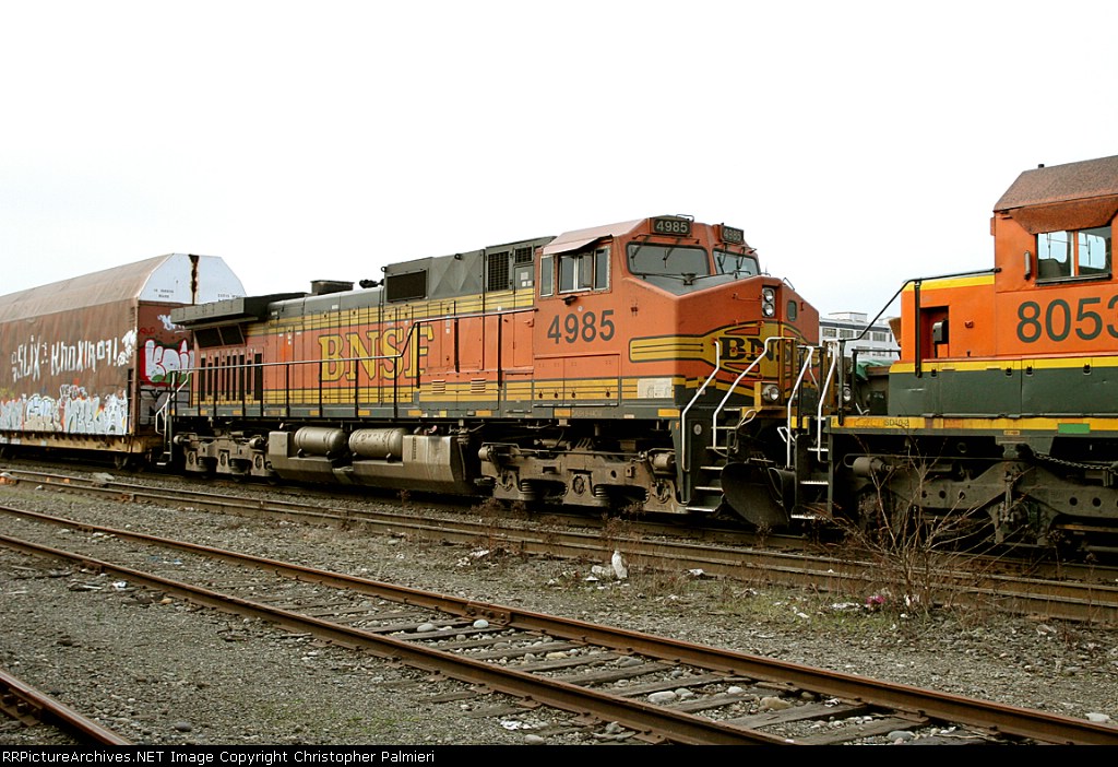BNSF 4985